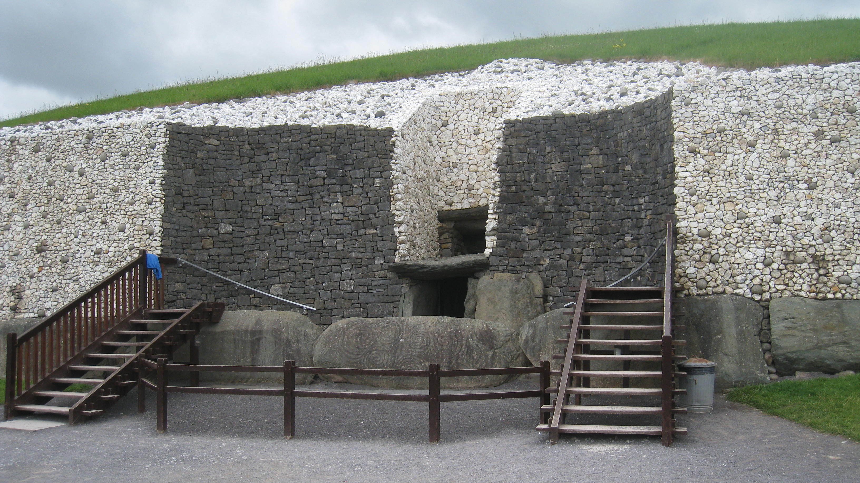 6671_Entrance to the chamber | grand tour of the middling sort